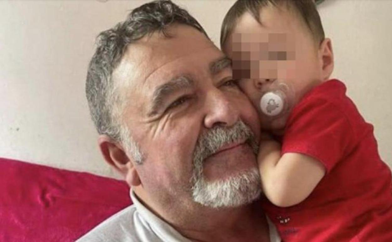 Muere el niño de 22 meses que desapareció junto a su abuelo en Huelva | El Correo